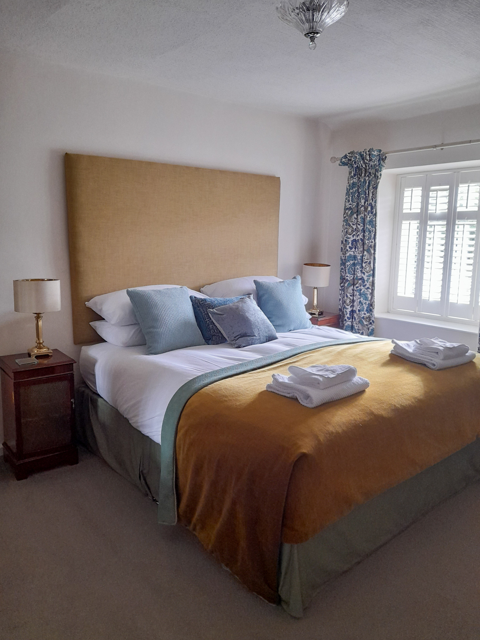 The Peak District: Matlock, High Tor & Heights of Abraham Walking Guide ...